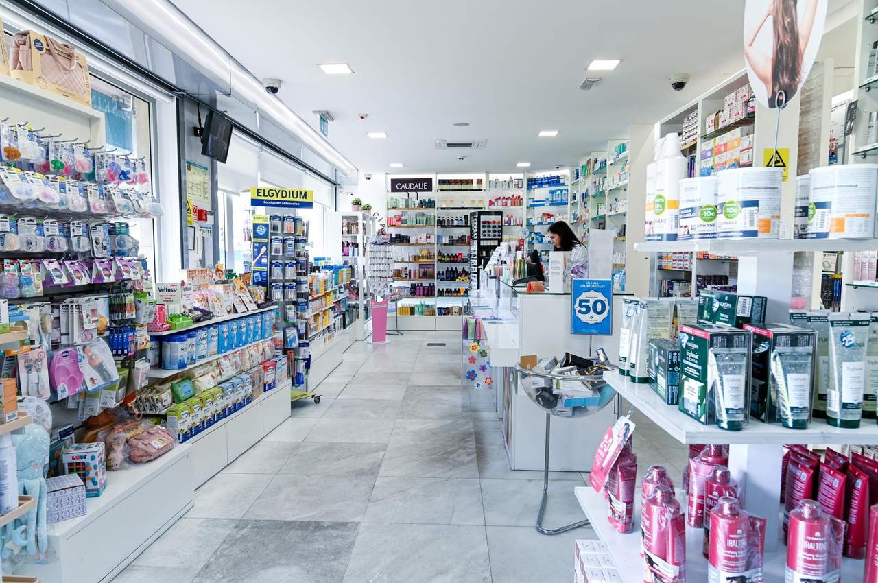 Cruz & Reis: Farmácia Falcão delivery in Porto | Glovo